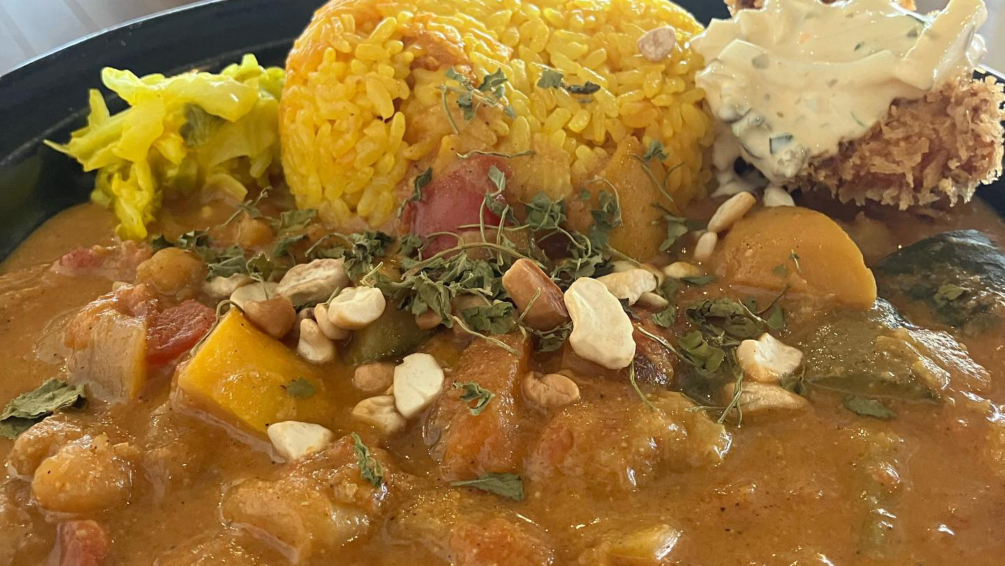 ブルーライトヨコヤマの店舗紹介 | 「青々吉日」御食国食旅サイト