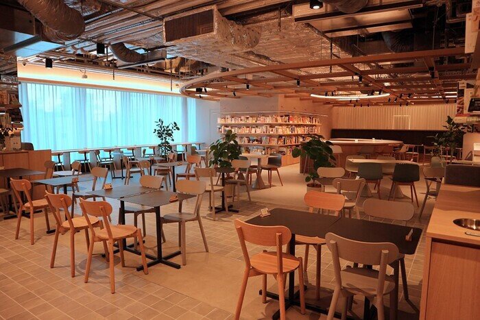 本と出会う場所：「BUNKITSU TOKYO」が創る新たな読書体験【アートな本屋探訪】 - ウェルチル