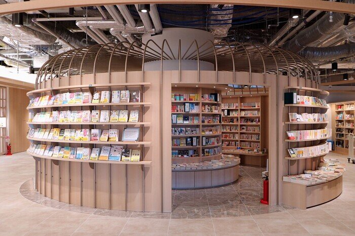 本と出会う場所：「BUNKITSU TOKYO」が創る新たな読書体験【アートな本屋探訪】 - ウェルチル