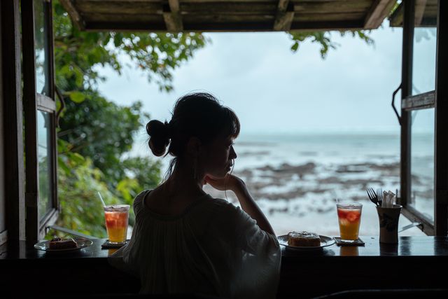 旅と日常どちらも好きな欲張りさんに寄り添うF2.8のズームレンズ。美しくて頼もしくて、手が届く世界 | 伊佐知美 | GENIC｜ジェニック