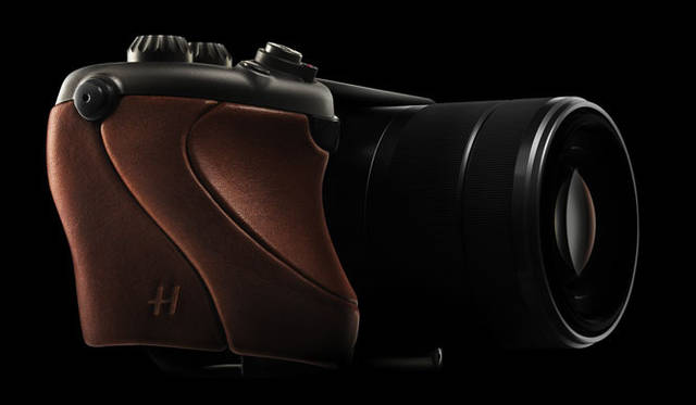 Hasselblad|ハッセルブラッド初のデジタル一眼ミラーレスカメラ「lunar」6月発売 Web Magazine Openers