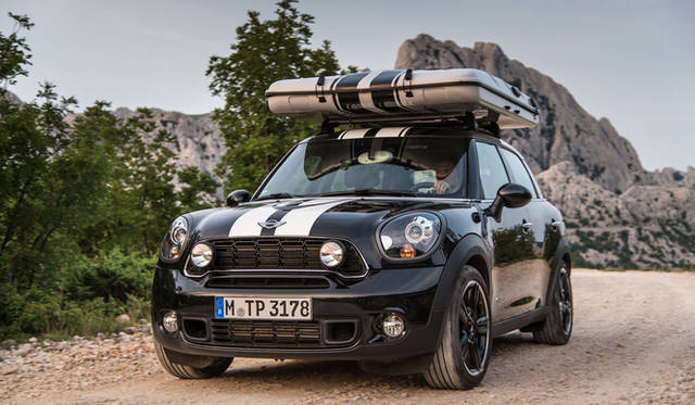 車中泊に便利なアウトドア用ミニ、登場｜MINI ギャラリー - Web Magazine OPENERS(ウェブマガジン オウプナーズ)