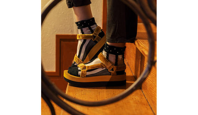 人気モデルに秋らしいカラーを纏ったニューモデル「Flatform Universal velvet」｜Teva ギャラリー - Web ...