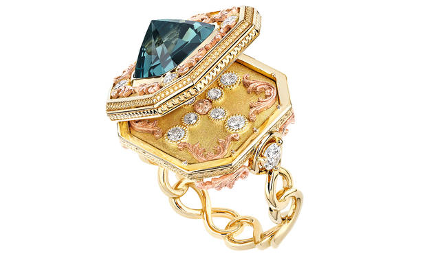 ハイジュエリーたちが紡ぎだす、妖しくも美しい物語｜Dior ギャラリー - Web Magazine OPENERS(ウェブマガジン オウプナーズ)