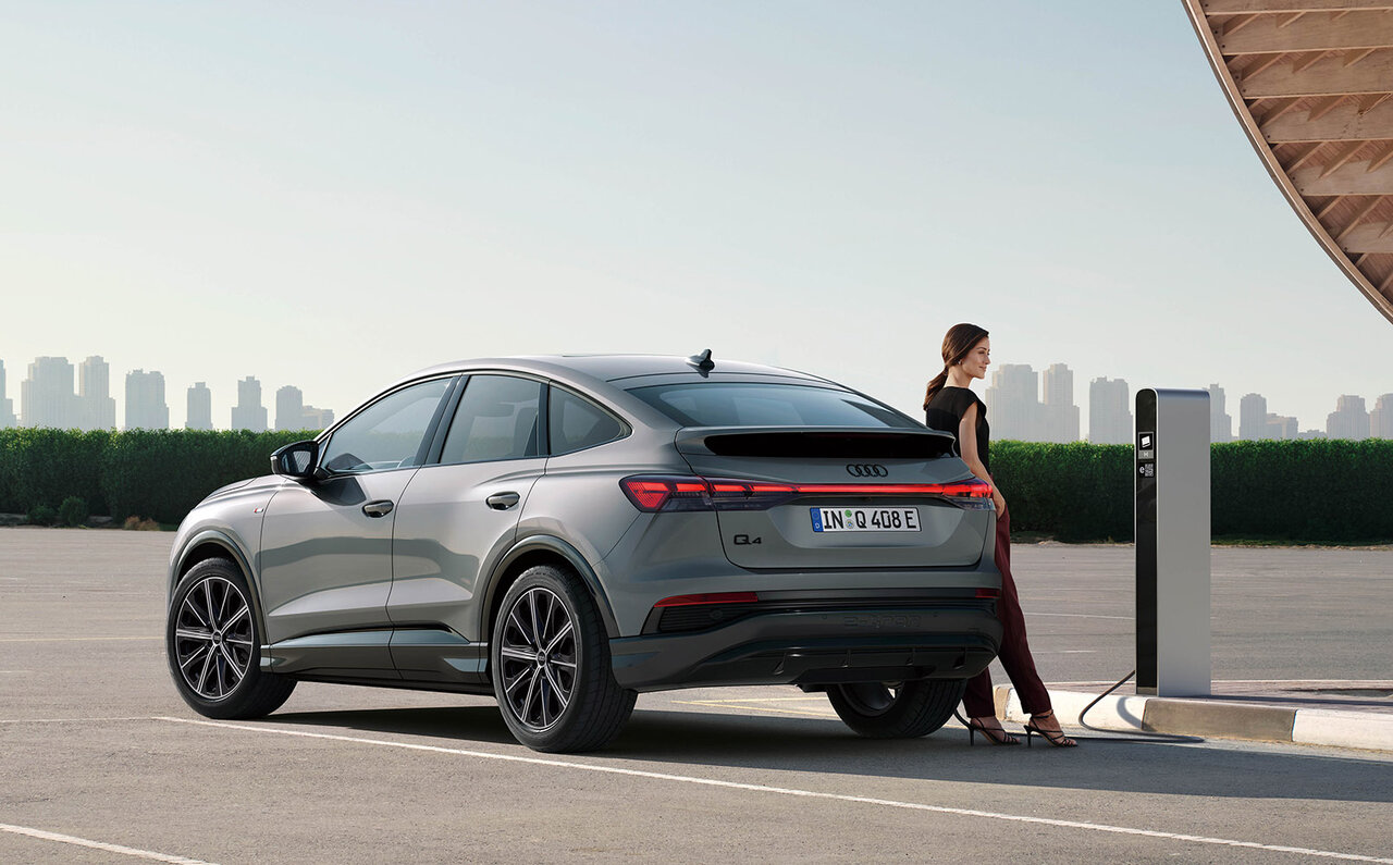 アウディ、初となるコンパクトSUVのBEV「Q4 eトロン」を発表｜Audi - Web Magazine OPENERS(ウェブマガジン ...