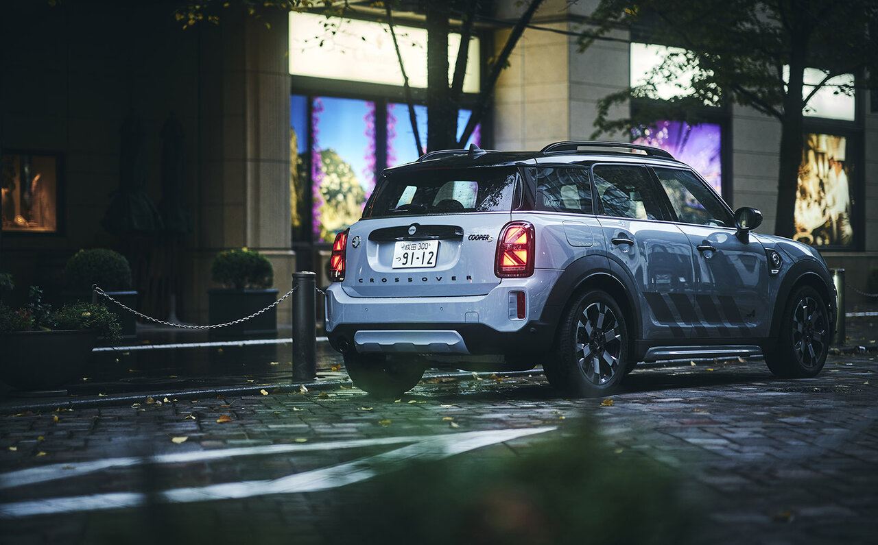 モータージャーナリスト 小沢コージが語る、MINI CROSSOVER PHEVの魅力｜MINI - Web Magazine OPENERS ...