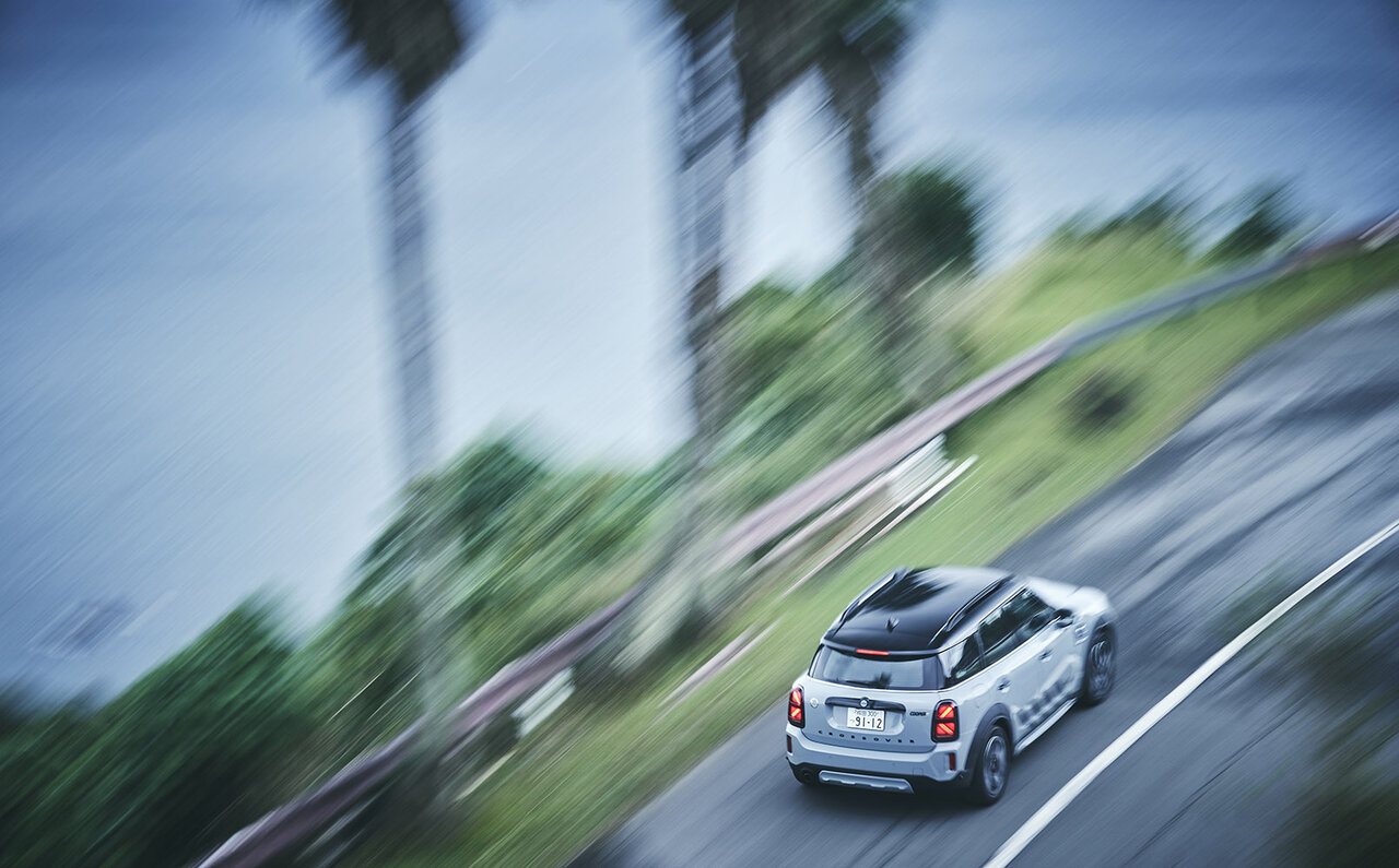 モータージャーナリスト 小沢コージが語る、MINI CROSSOVER PHEVの魅力｜MINI - Web Magazine OPENERS ...