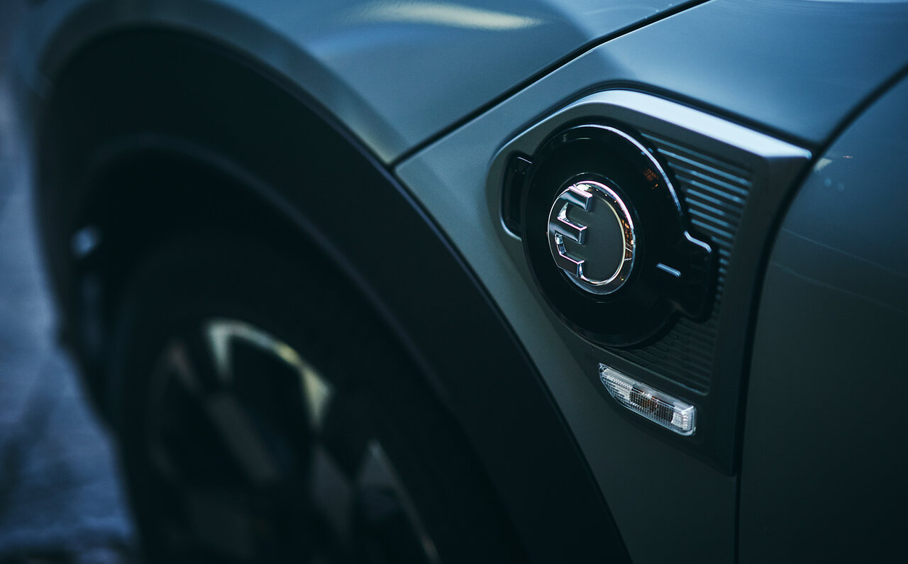 モータージャーナリスト 小沢コージが語る、MINI CROSSOVER PHEVの魅力｜MINI - Web Magazine OPENERS ...