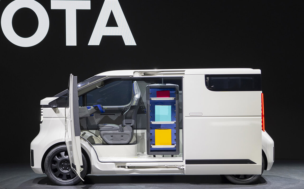 トヨタがジャパンモビリティショーで、コンセプトEVのSUVやスポーツモデルを世界初披露｜TOYOTA - Web Magazine ...