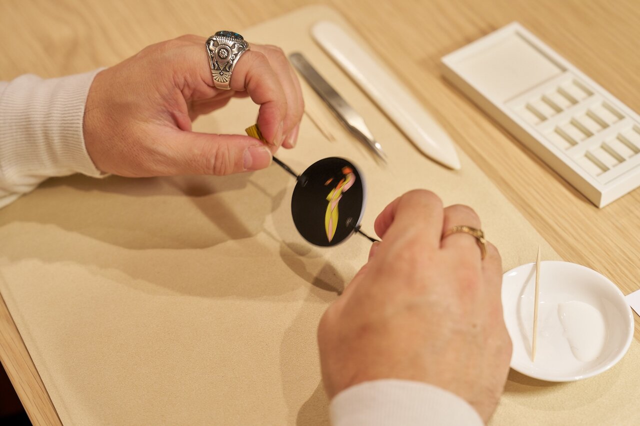エルメスで継承され続ける職人技マルケトリーを体験する | HERMÈS - Web Magazine OPENERS(ウェブマガジン オウプナーズ)