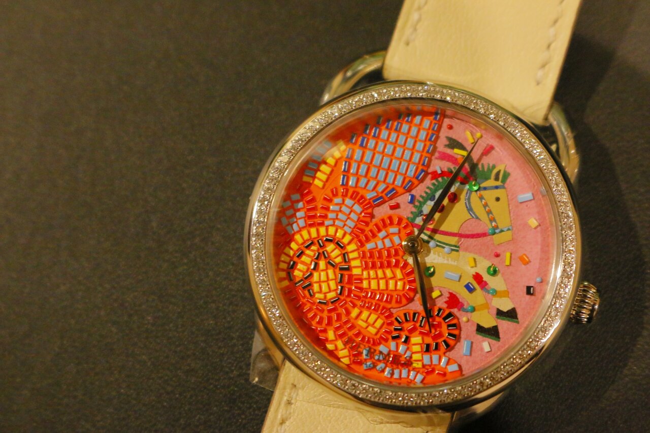 エルメスで継承され続ける職人技マルケトリーを体験する | HERMÈS - Web Magazine OPENERS(ウェブマガジン オウプナーズ)