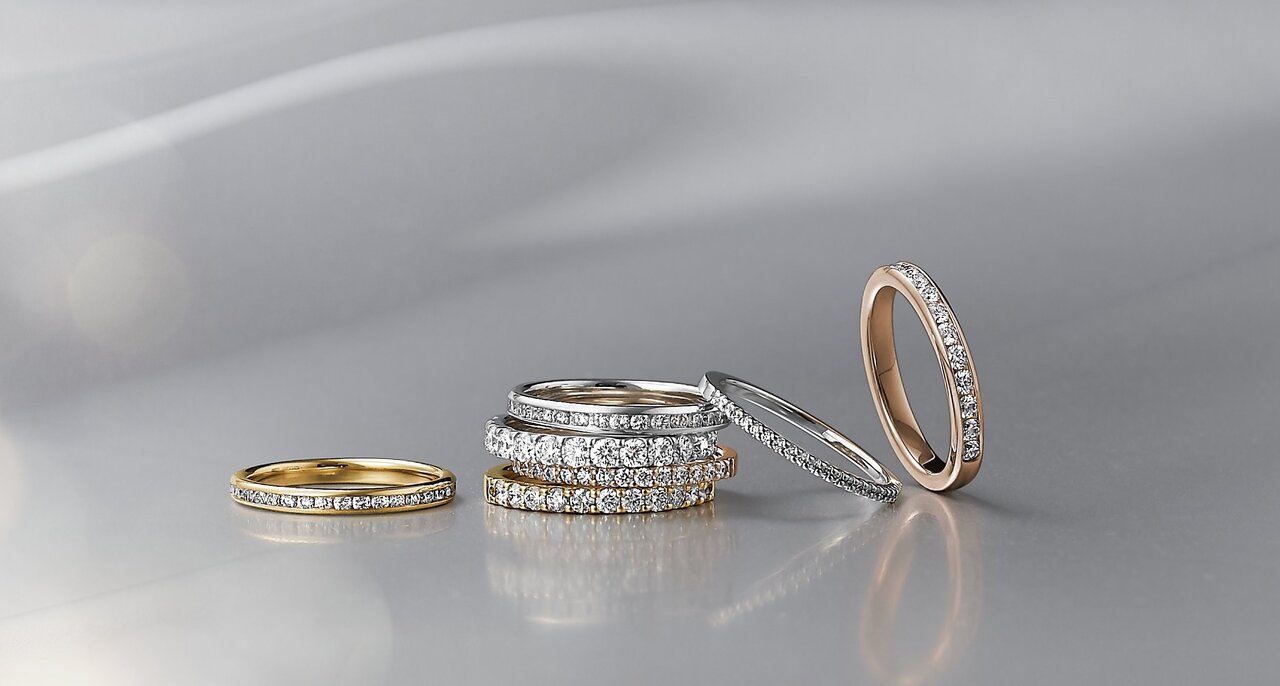 結婚指輪をハーフエタニティにするメリットは？選ぶ際のポイントや注意点 - festaria journal