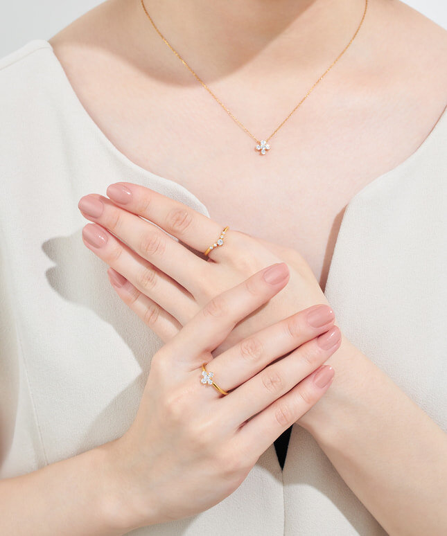 キュービックジルコニアとは？ダイヤモンドとは違う魅力やお手入れ方法を解説 - festaria journal