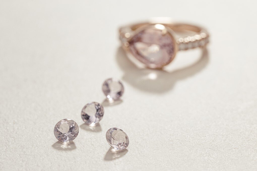 4月の誕生石は「ダイヤモンド」「モルガナイト」。特徴や意味、石言葉を紹介 - festaria journal