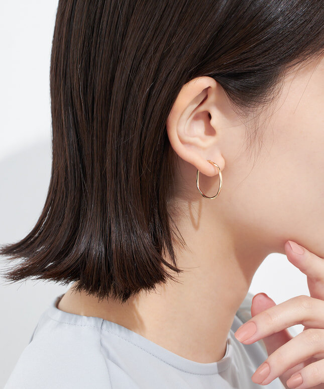 片耳ピアスの意味とは？左右・個数で変わる意味とおしゃれに着けるポイント - festaria journal