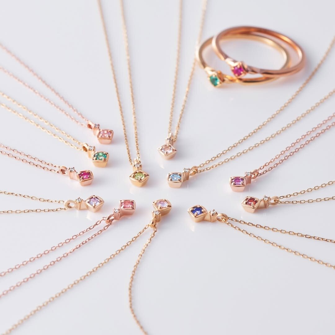 アミュレットの意味や歴史とは｜選び方や日常に寄り添うお守りジュエリーも - festaria journal